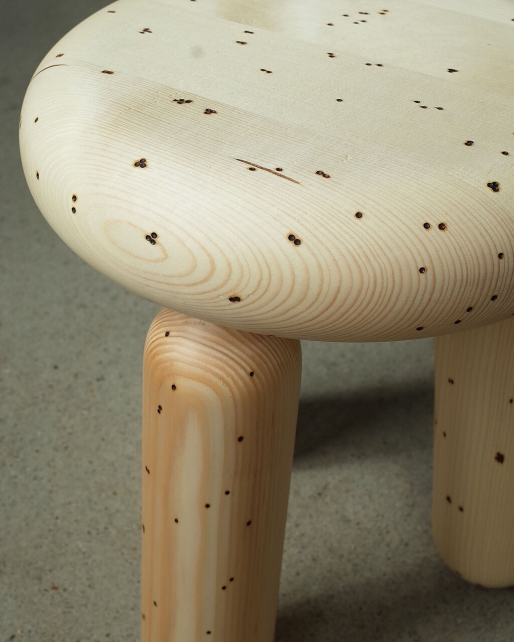 in der Elst — Pine Stool – Speckled